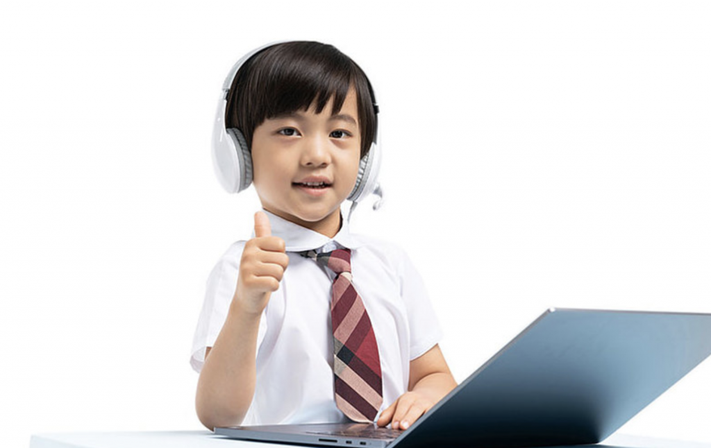 How To Strengthen The Relationship With Your Online Students