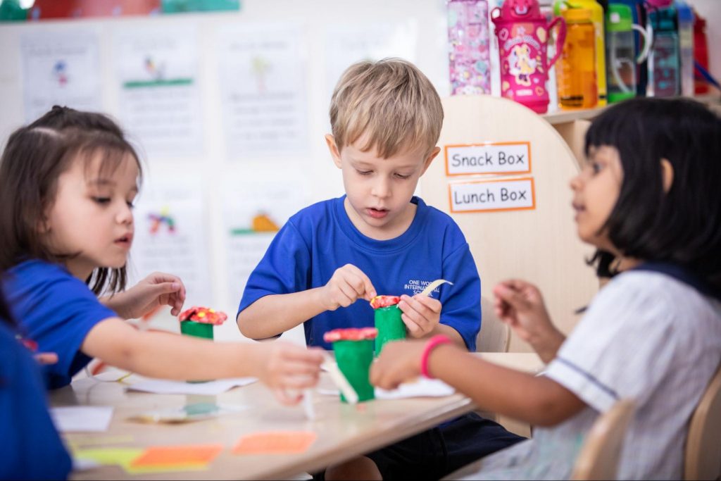 10 Ways to Encourage Creative Thinking in Your Child