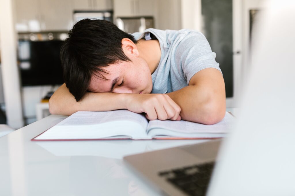 How Much Sleep Should I Get a Day as a Student?